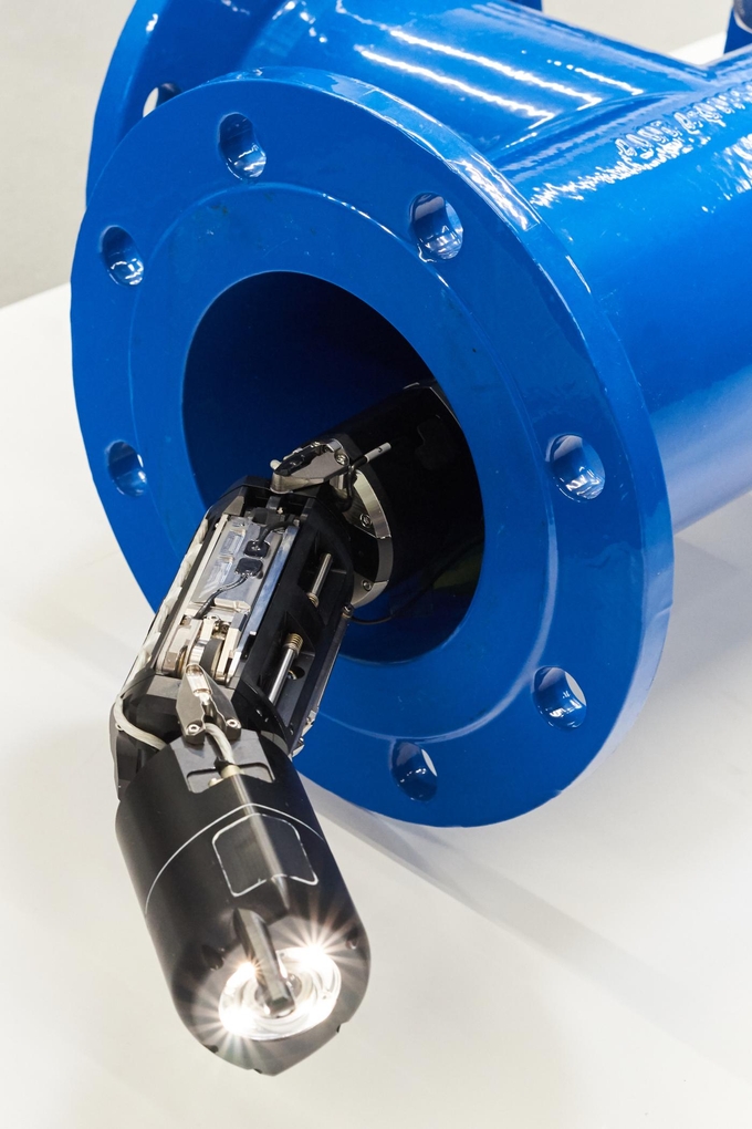 Autonomous water-pipe inspection robot